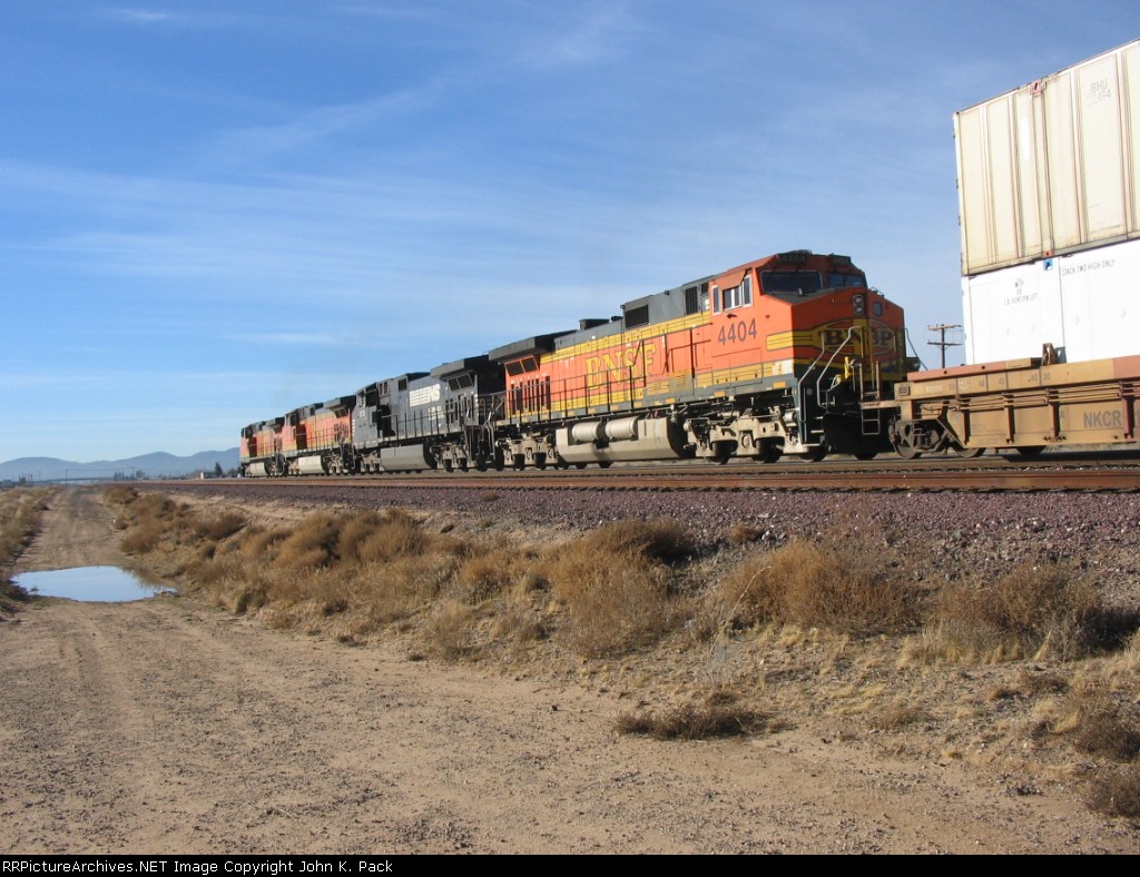 BNSF 4404